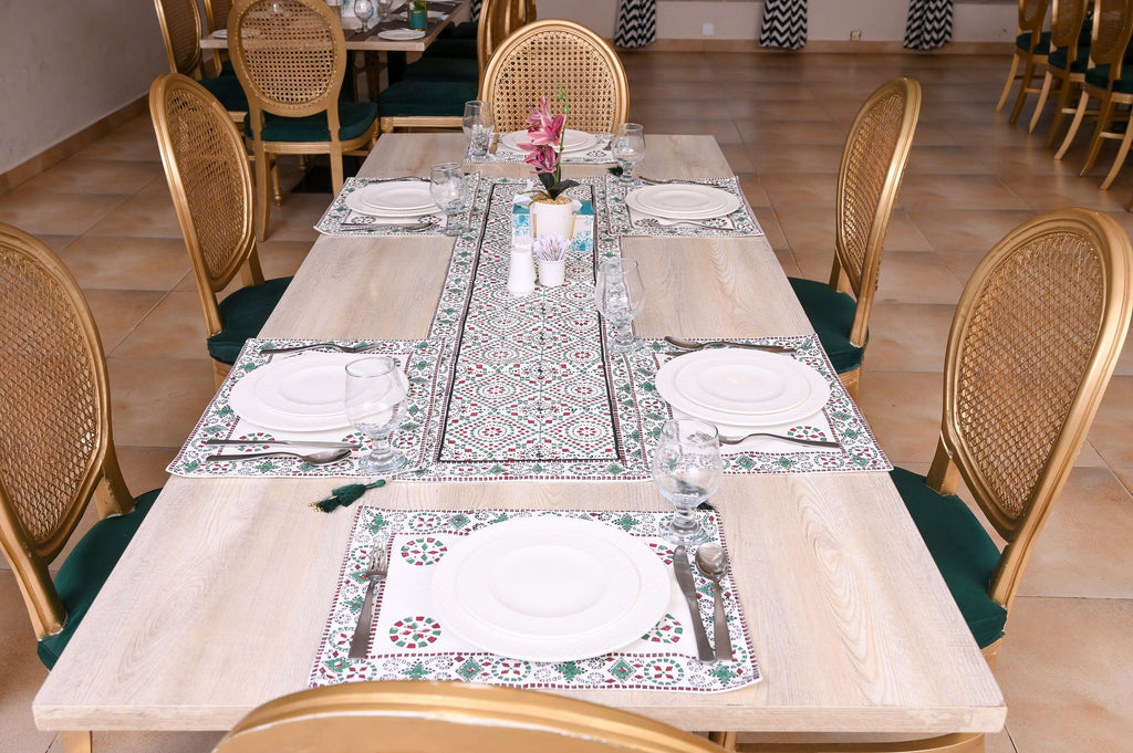 Traditional Table Runner & Placemats – Silverfrills