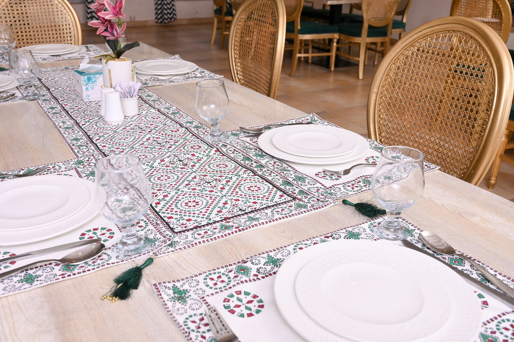 Traditional Table Runner & Placemats – Silverfrills