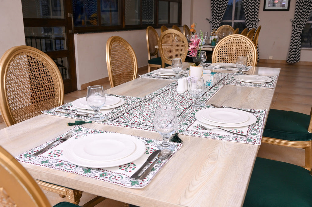 Traditional Table Runner & Placemats – Silverfrills